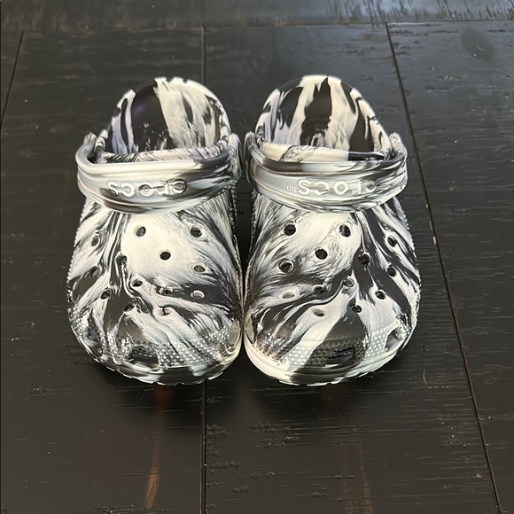 CROCS | Shoes | Euc Crocs Black And White Marble Print Size 2 Kids ...